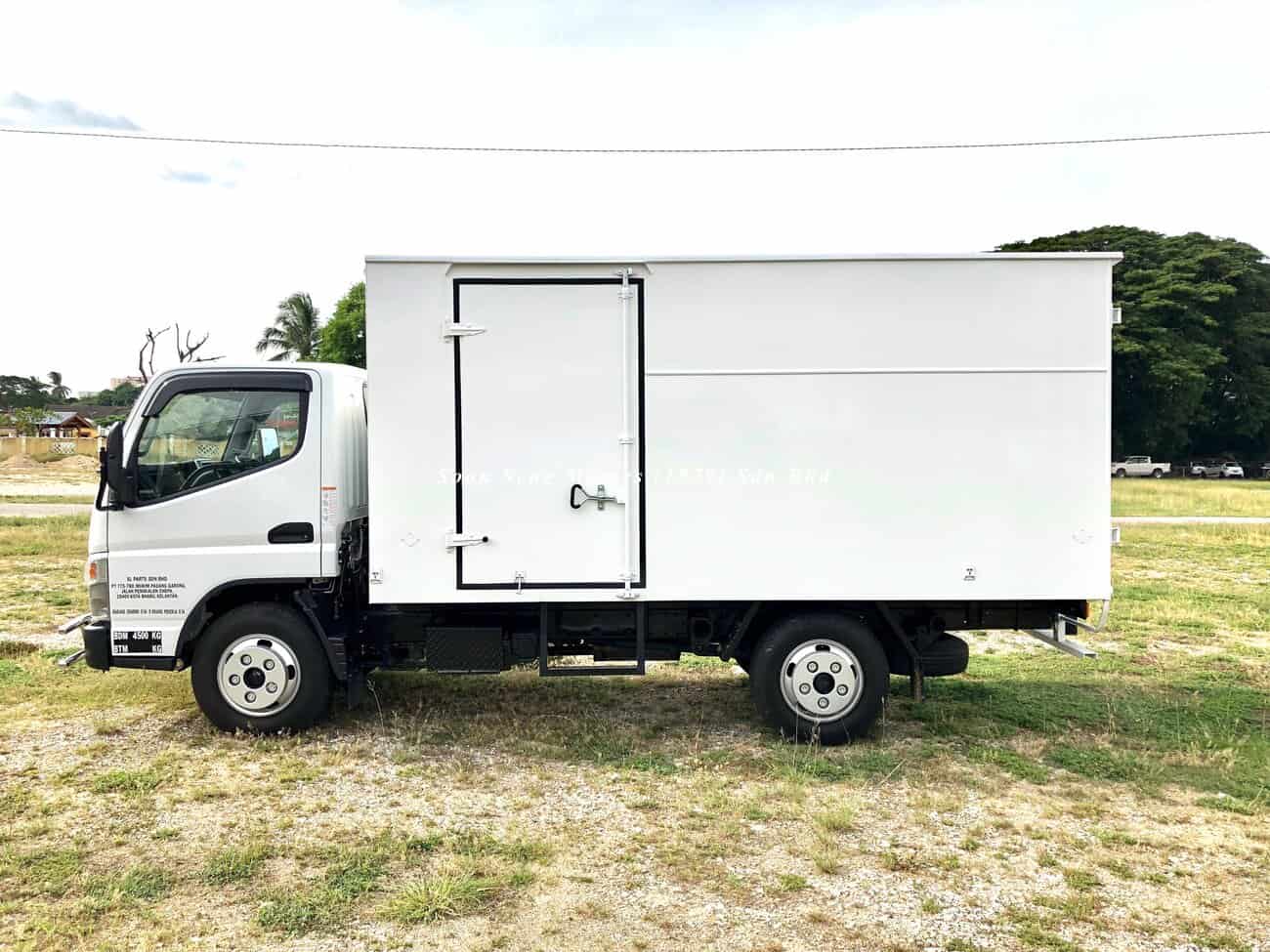 Mitsubishi Fuso FE Series - Aluminium Box (10 feet 3 Inch) - Soon Seng ...