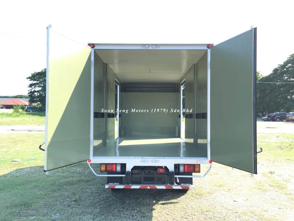 Isuzu NLR Pro NLR77UEE UBS - Luton Fiber Box (13 feet) - Soon Seng ...