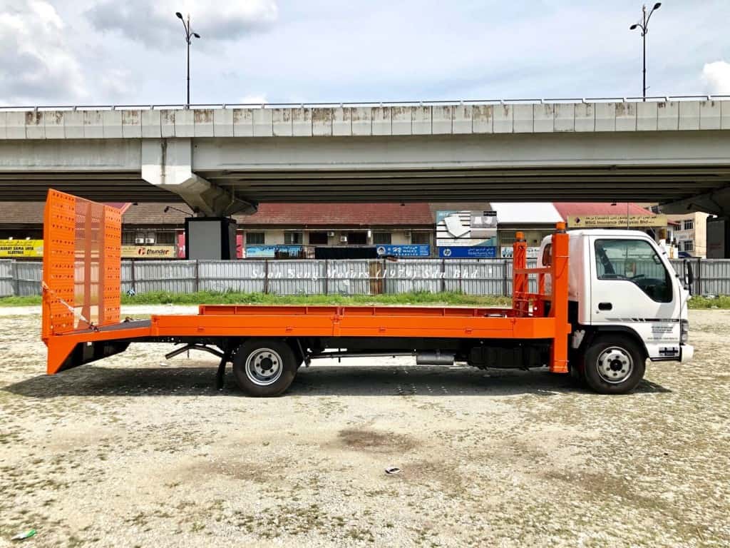 Isuzu NPR71P - Self Loader Car Carrier (21 feet) - Soon Seng Motors 1979