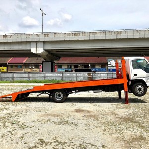 Isuzu NPR71P - Self Loader Car Carrier (21 feet) - Soon Seng Motors 1979
