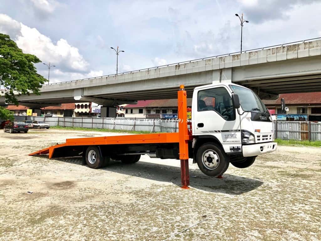 Isuzu NPR71P - Self Loader Car Carrier (21 feet) - Soon Seng Motors 1979