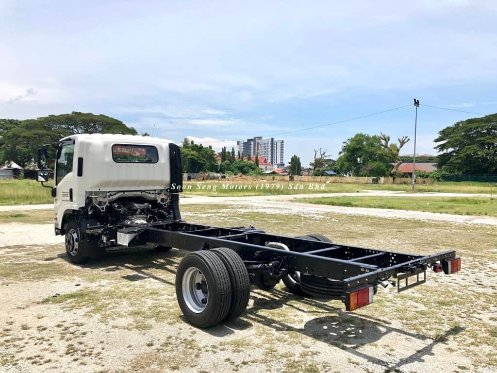 Isuzu NPR Pro NPR81UHL - Bare Chassis (17 feet) - Soon Seng Motors 1979