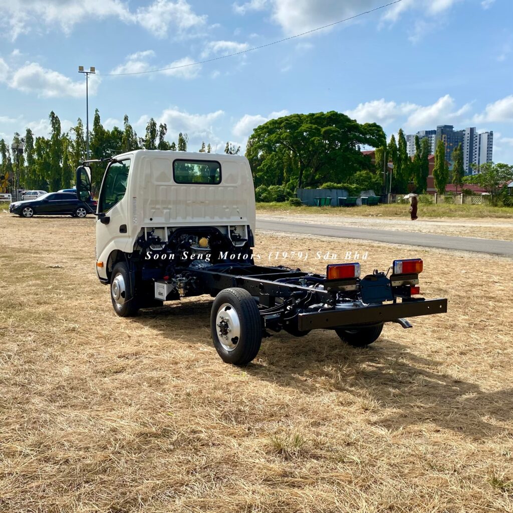 HINO 200 Series Model GDY231R - Bare Chassis (10 feet) - Soon Seng ...
